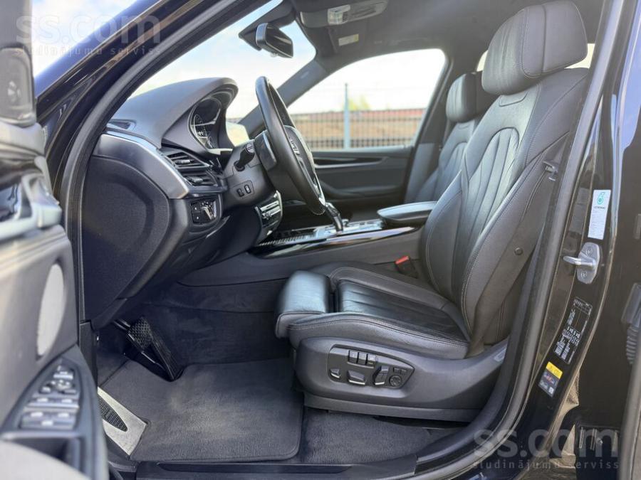Black BMW X5 2018 in Riga, with an engine capacity of 2.00 L and mileage of 285 thousand km for 19995 €, photo 11 on AUTOMOTO.COM.LV