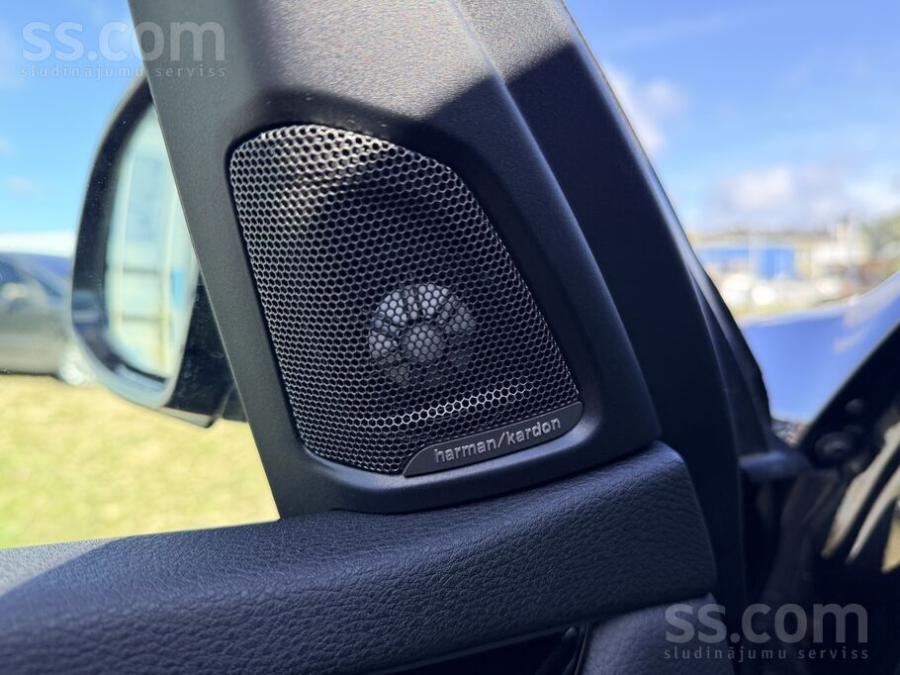 Black BMW X5 2018 in Riga, with an engine capacity of 2.00 L and mileage of 285 thousand km for 19995 €, photo 14 on AUTOMOTO.COM.LV