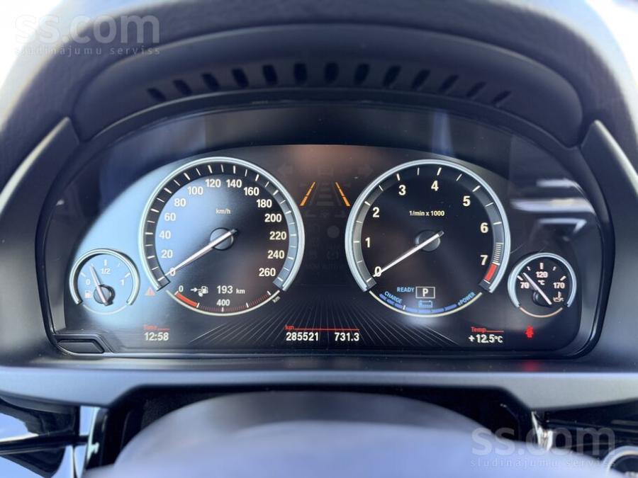 Black BMW X5 2018 in Riga, with an engine capacity of 2.00 L and mileage of 285 thousand km for 19995 €, photo 15 on AUTOMOTO.COM.LV