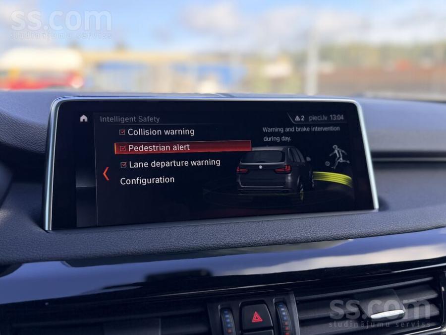 Black BMW X5 2018 in Riga, with an engine capacity of 2.00 L and mileage of 285 thousand km for 19995 €, photo 23 on AUTOMOTO.COM.LV