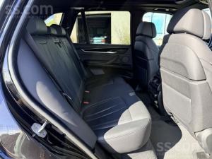 Black BMW X5 2018 in Riga, with an engine capacity of 2.00 L and mileage of 285 thousand km for 19995 €, photo 25 on AUTOMOTO.COM.LV