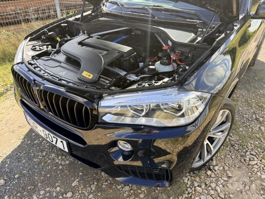 Black BMW X5 2018 in Riga, with an engine capacity of 2.00 L and mileage of 285 thousand km for 19995 €, photo 30 on AUTOMOTO.COM.LV