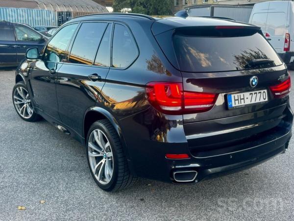 BMW X5 2018 in Riga on AUTOMOTO.COM.LV Black BMW X5 2018 in Riga, with an engine capacity of 3.00 L and mileage of 214 thousand km for 21200 €, photo 3 on AUTOMOTO.COM.LV