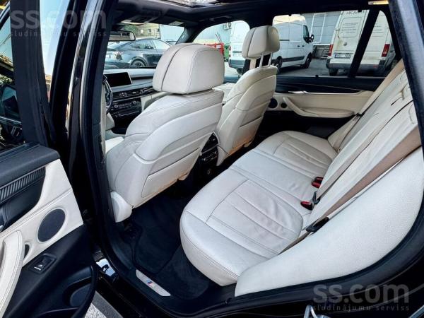 BMW X5 2018 in Riga on AUTOMOTO.COM.LV Black BMW X5 2018 in Riga, with an engine capacity of 3.00 L and mileage of 214 thousand km for 21200 €, photo 7 on AUTOMOTO.COM.LV