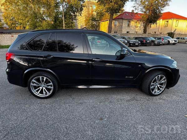 BMW X5 2018 in Riga on AUTOMOTO.COM.LV Black BMW X5 2018 in Riga, with an engine capacity of 3.00 L and mileage of 214 thousand km for 21200 €, photo 10 on AUTOMOTO.COM.LV