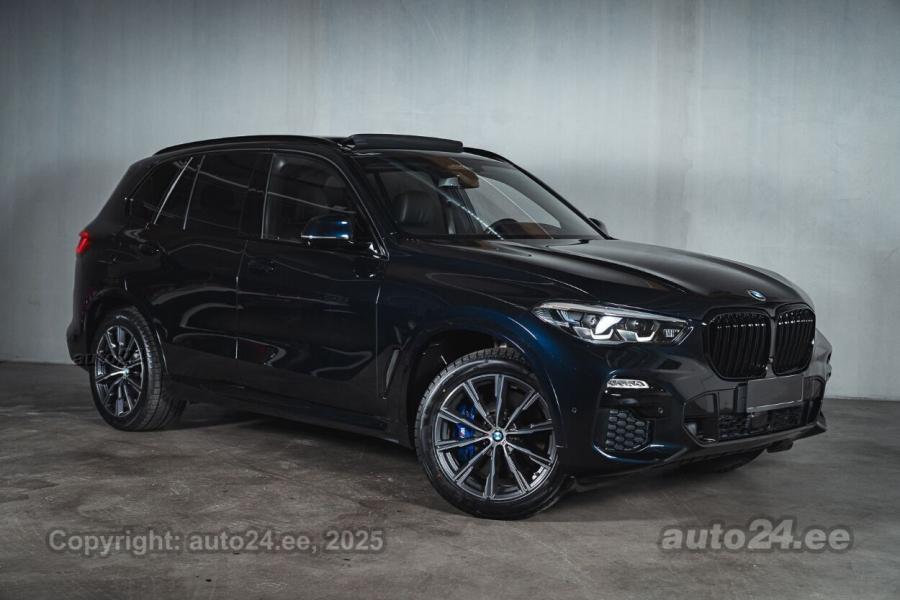 Melns BMW X5 2019 Tallina, ar dzinēja tilpumu 3.00 L un nobraukumu 100 tūkst. km par 47900 €, foto 1 vietnē AUTOMOTO.COM.LV