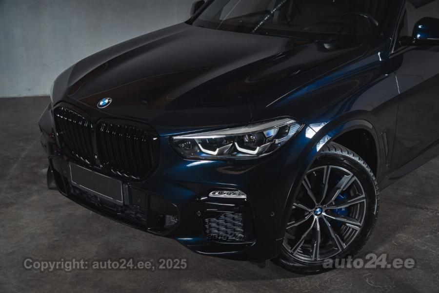 Melns BMW X5 2019 Tallina, ar dzinēja tilpumu 3.00 L un nobraukumu 100 tūkst. km par 47900 €, foto 5 vietnē AUTOMOTO.COM.LV