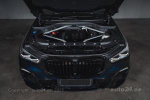Melns BMW X5 2019 Tallina, ar dzinēja tilpumu 3.00 L un nobraukumu 100 tūkst. km par 47900 €, foto 8 vietnē AUTOMOTO.COM.LV