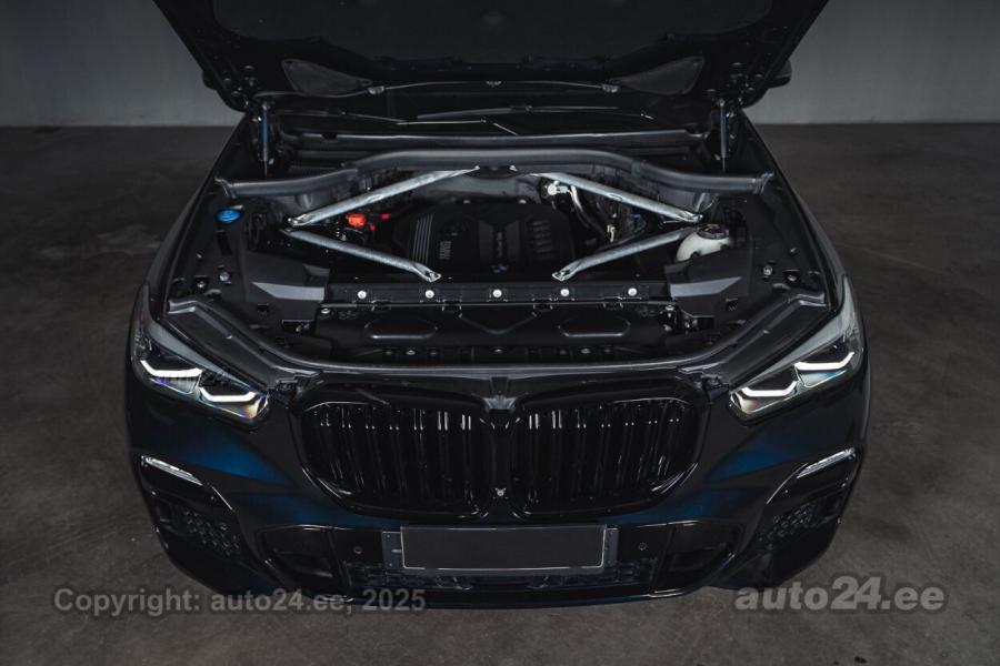 Melns BMW X5 2019 Tallina, ar dzinēja tilpumu 3.00 L un nobraukumu 100 tūkst. km par 47900 €, foto 8 vietnē AUTOMOTO.COM.LV