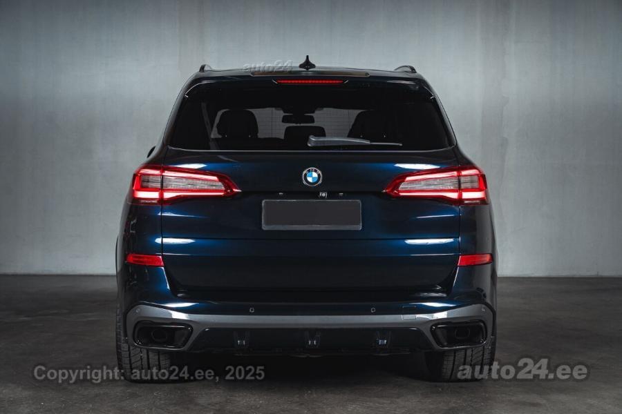 Melns BMW X5 2019 Tallina, ar dzinēja tilpumu 3.00 L un nobraukumu 100 tūkst. km par 47900 €, foto 11 vietnē AUTOMOTO.COM.LV