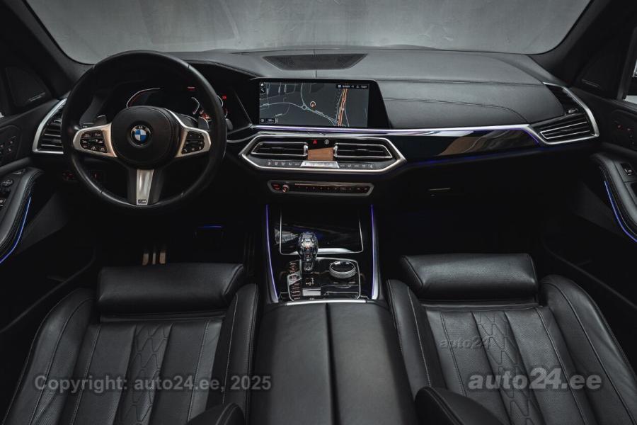 Melns BMW X5 2019 Tallina, ar dzinēja tilpumu 3.00 L un nobraukumu 100 tūkst. km par 47900 €, foto 16 vietnē AUTOMOTO.COM.LV