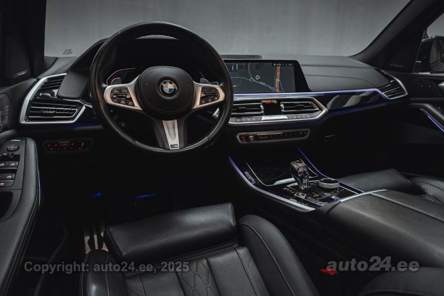 Melns BMW X5 2019 Tallina, ar dzinēja tilpumu 3.00 L un nobraukumu 100 tūkst. km par 47900 €, foto 20 vietnē AUTOMOTO.COM.LV
