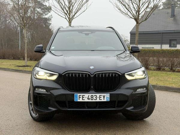 Black BMW X5 2019 in Riga, with an engine capacity of 2.99 L and mileage of 220 thousand km for 43500 €, photo 3 on AUTOMOTO.COM.LV