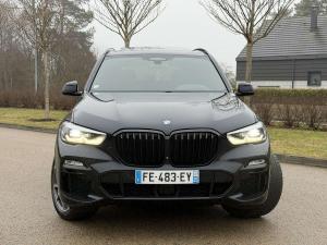 Black BMW X5 2019 in Riga, with an engine capacity of 2.99 L and mileage of 220 thousand km for 43500 €, photo 3 on AUTOMOTO.COM.LV