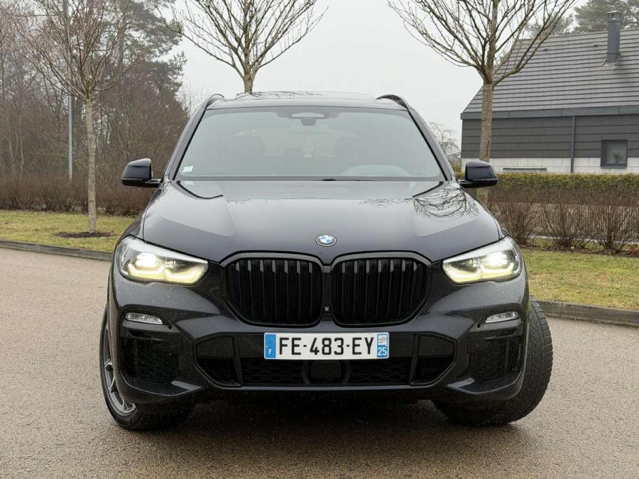 Black BMW X5 2019 in Riga, with an engine capacity of 2.99 L and mileage of 220 thousand km for 43500 €, photo 3 on AUTOMOTO.COM.LV