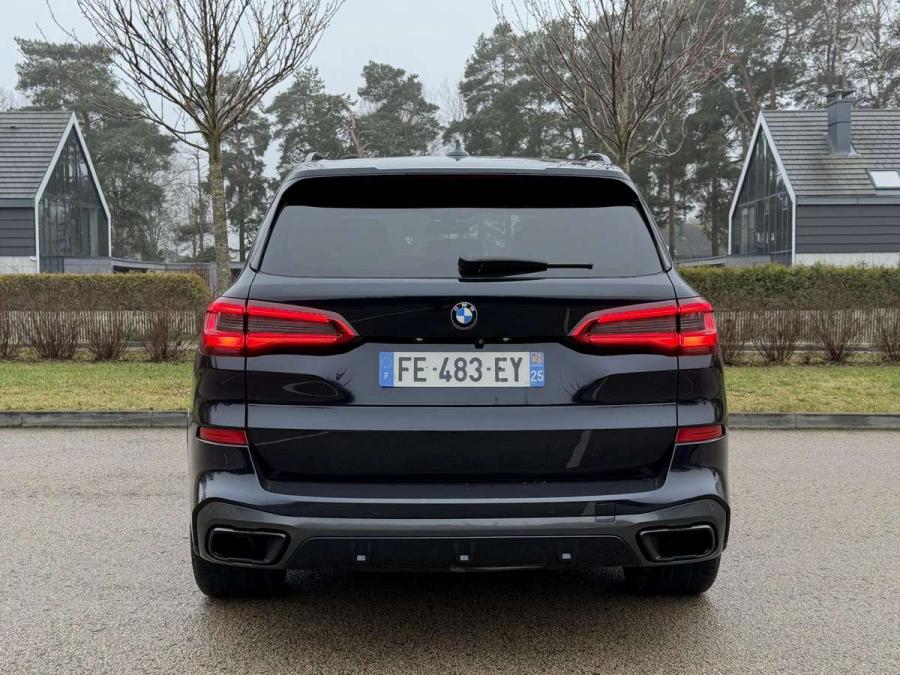 Black BMW X5 2019 in Riga, with an engine capacity of 2.99 L and mileage of 220 thousand km for 43500 €, photo 4 on AUTOMOTO.COM.LV