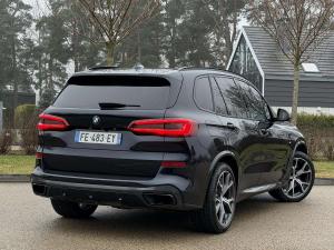 Black BMW X5 2019 in Riga, with an engine capacity of 2.99 L and mileage of 220 thousand km for 43500 €, photo 9 on AUTOMOTO.COM.LV