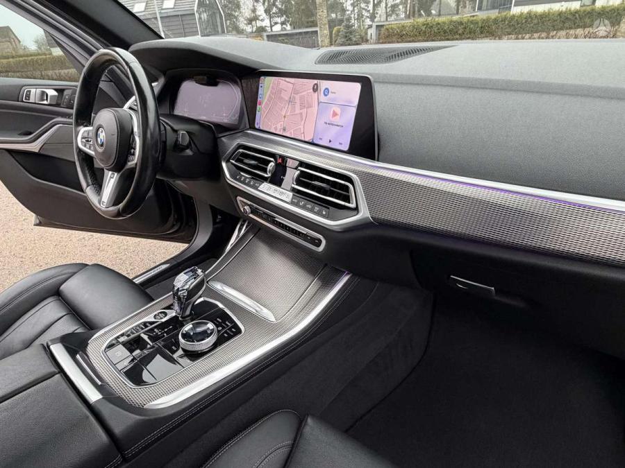 Black BMW X5 2019 in Riga, with an engine capacity of 2.99 L and mileage of 220 thousand km for 43500 €, photo 13 on AUTOMOTO.COM.LV