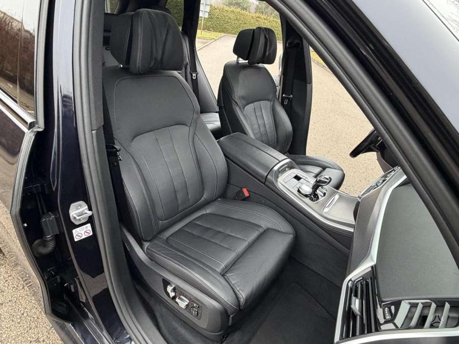 Black BMW X5 2019 in Riga, with an engine capacity of 2.99 L and mileage of 220 thousand km for 43500 €, photo 16 on AUTOMOTO.COM.LV