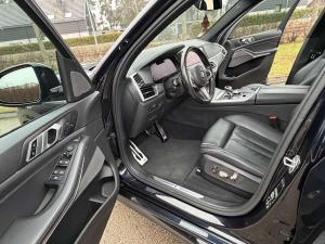 Black BMW X5 2019 in Riga, with an engine capacity of 2.99 L and mileage of 220 thousand km for 43500 €, photo 19 on AUTOMOTO.COM.LV