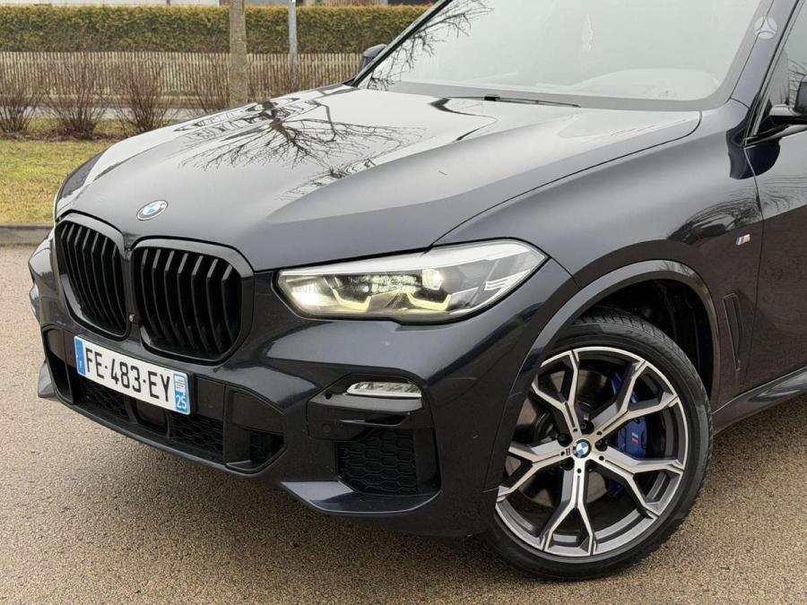 Black BMW X5 2019 in Riga, with an engine capacity of 2.99 L and mileage of 220 thousand km for 43500 €, photo 25 on AUTOMOTO.COM.LV