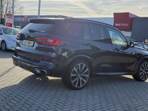 Black BMW X5 2019 in Vilnius, with an engine capacity of 3.00 L and mileage of 198 thousand km for 33000 €, photo 6 on AUTOMOTO.COM.LV