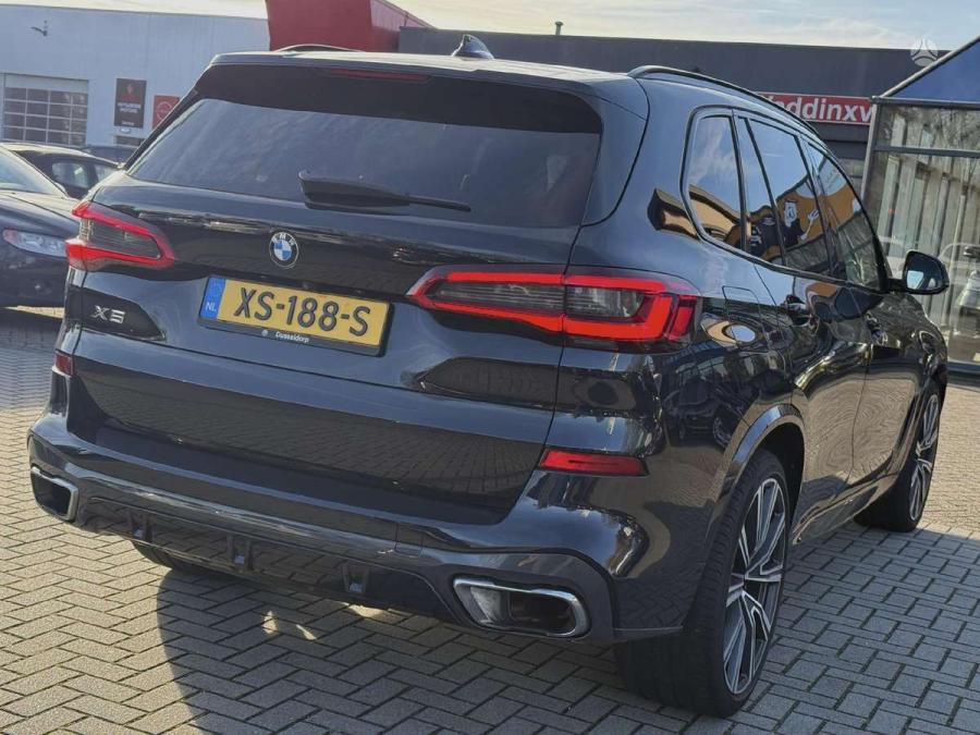 Black BMW X5 2019 in Vilnius, with an engine capacity of 3.00 L and mileage of 198 thousand km for 33000 €, photo 7 on AUTOMOTO.COM.LV