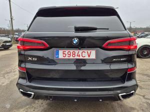Black BMW X5 2019 in Kaunas, with an engine capacity of 4.40 L and mileage of 140 thousand km for 45980 €, photo 3 on AUTOMOTO.COM.LV