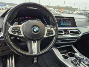 Black BMW X5 2019 in Kaunas, with an engine capacity of 4.40 L and mileage of 140 thousand km for 45980 €, photo 5 on AUTOMOTO.COM.LV