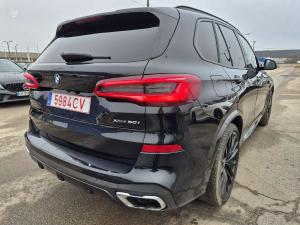 Black BMW X5 2019 in Kaunas, with an engine capacity of 4.40 L and mileage of 140 thousand km for 45980 €, photo 15 on AUTOMOTO.COM.LV