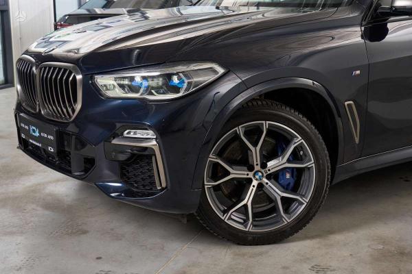 Black BMW X5 2019 in Kaunas, with an engine capacity of 2.99 L and mileage of 164 thousand km for 42450 €, photo 5 on AUTOMOTO.COM.LV