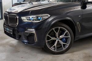 Black BMW X5 2019 in Kaunas, with an engine capacity of 2.99 L and mileage of 164 thousand km for 42450 €, photo 5 on AUTOMOTO.COM.LV