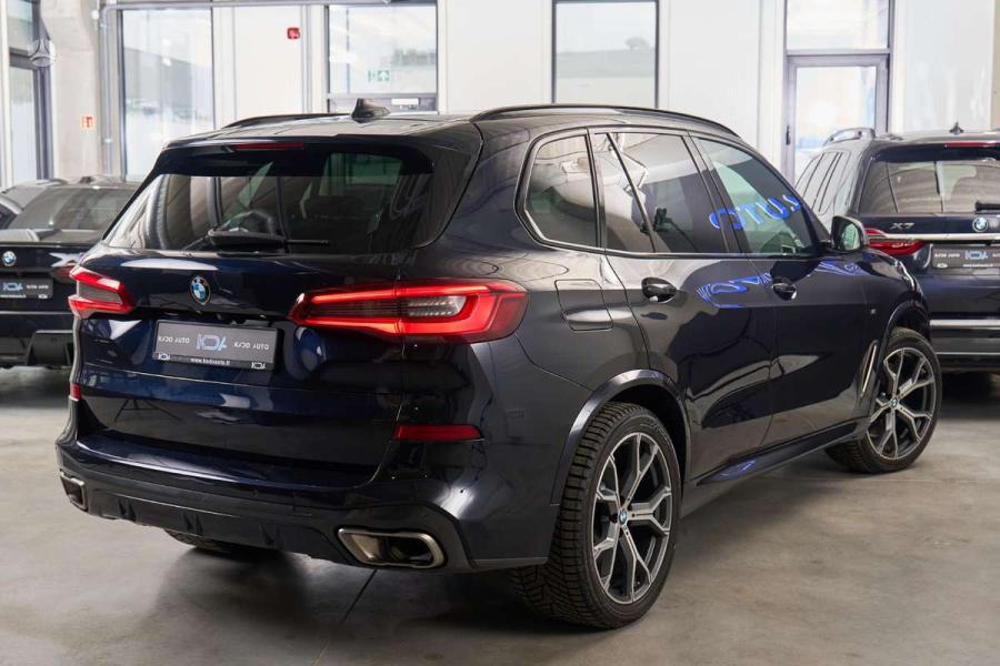 Black BMW X5 2019 in Kaunas, with an engine capacity of 2.99 L and mileage of 164 thousand km for 42450 €, photo 8 on AUTOMOTO.COM.LV