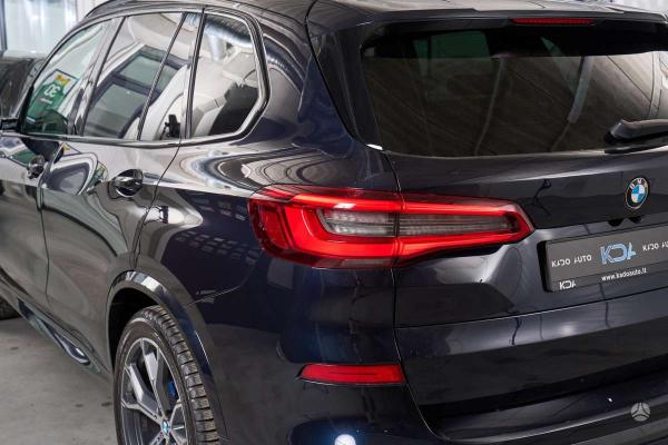 Black BMW X5 2019 in Kaunas, with an engine capacity of 2.99 L and mileage of 164 thousand km for 42450 €, photo 9 on AUTOMOTO.COM.LV