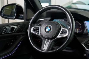 Black BMW X5 2019 in Kaunas, with an engine capacity of 2.99 L and mileage of 164 thousand km for 42450 €, photo 15 on AUTOMOTO.COM.LV