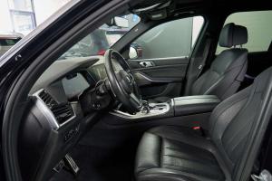 Black BMW X5 2019 in Kaunas, with an engine capacity of 2.99 L and mileage of 164 thousand km for 42450 €, photo 21 on AUTOMOTO.COM.LV