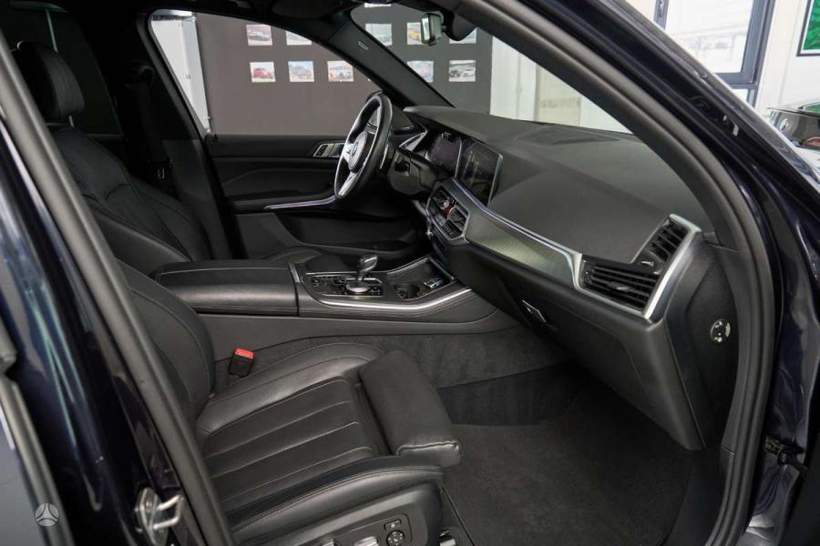 Black BMW X5 2019 in Kaunas, with an engine capacity of 2.99 L and mileage of 164 thousand km for 42450 €, photo 32 on AUTOMOTO.COM.LV