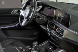 Black BMW X5 2019 in Kaunas, with an engine capacity of 2.99 L and mileage of 164 thousand km for 42450 €, photo 33 on AUTOMOTO.COM.LV