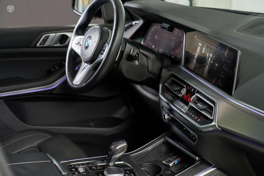 Black BMW X5 2019 in Kaunas, with an engine capacity of 2.99 L and mileage of 164 thousand km for 42450 €, photo 33 on AUTOMOTO.COM.LV
