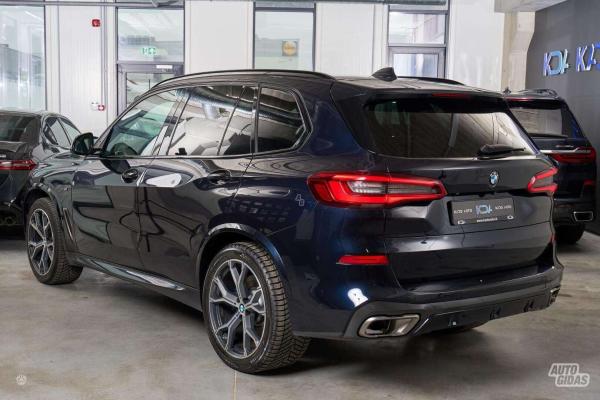 Black BMW X5 2019 in Marijampole, with an engine capacity of 3.00 L and mileage of 164 thousand km for 42450 €, photo 6 on AUTOMOTO.COM.LV