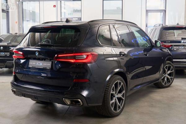 Black BMW X5 2019 in Marijampole, with an engine capacity of 3.00 L and mileage of 164 thousand km for 42450 €, photo 8 on AUTOMOTO.COM.LV