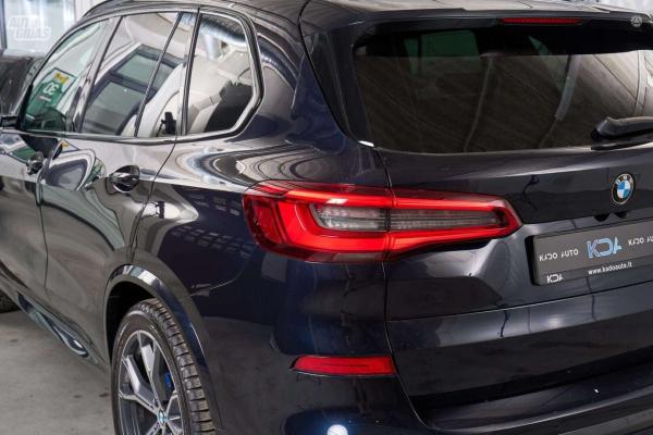 Black BMW X5 2019 in Marijampole, with an engine capacity of 3.00 L and mileage of 164 thousand km for 42450 €, photo 9 on AUTOMOTO.COM.LV