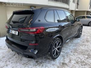 Black BMW X5 2019 in Riga, with an engine capacity of 3.00 L and mileage of 89 thousand km for 43900 €, photo 2 on AUTOMOTO.COM.LV