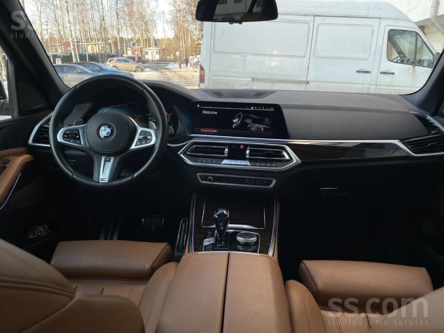 Black BMW X5 2019 in Riga, with an engine capacity of 3.00 L and mileage of 89 thousand km for 43900 €, photo 11 on AUTOMOTO.COM.LV