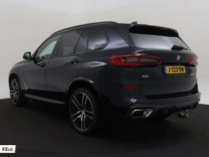 Black BMW X5 2019 in Vilnius, with an engine capacity of 2.99 L and mileage of 200 thousand km for 44900 €, photo 3 on AUTOMOTO.COM.LV