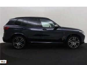 Black BMW X5 2019 in Vilnius, with an engine capacity of 2.99 L and mileage of 200 thousand km for 44900 €, photo 5 on AUTOMOTO.COM.LV