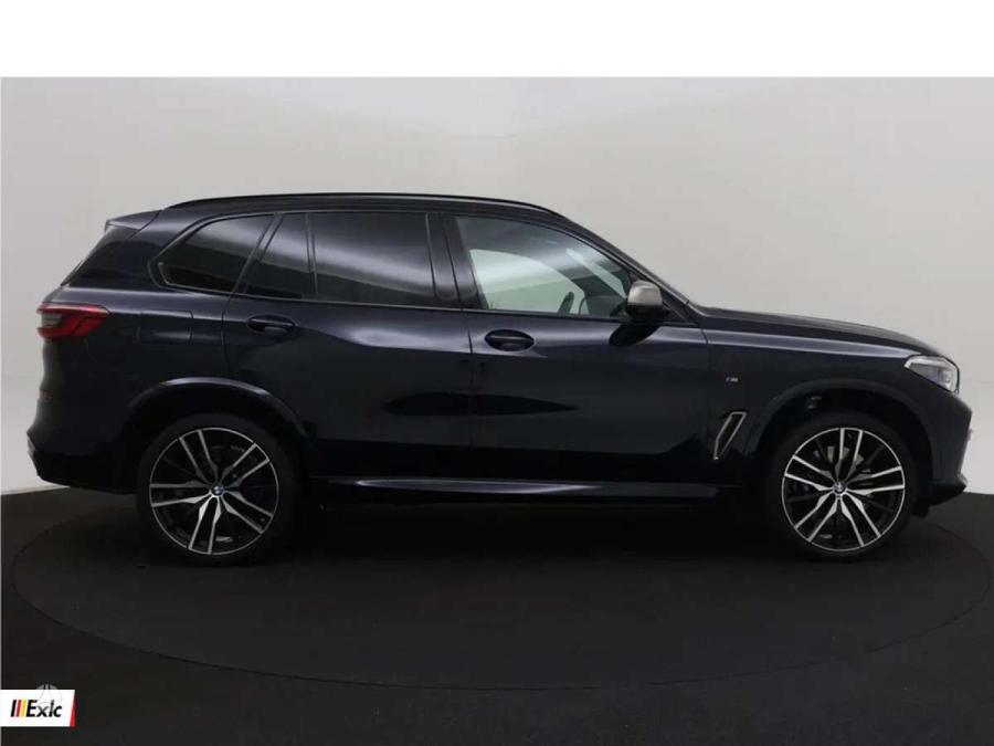 Black BMW X5 2019 in Vilnius, with an engine capacity of 2.99 L and mileage of 200 thousand km for 44900 €, photo 5 on AUTOMOTO.COM.LV
