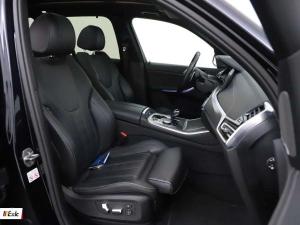 Black BMW X5 2019 in Vilnius, with an engine capacity of 2.99 L and mileage of 200 thousand km for 44900 €, photo 21 on AUTOMOTO.COM.LV