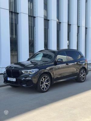 Black BMW X5 2019 in Vilnius, with an engine capacity of 3.00 L and mileage of 199 thousand km for 45900 €, photo  on AUTOMOTO.COM.LV
