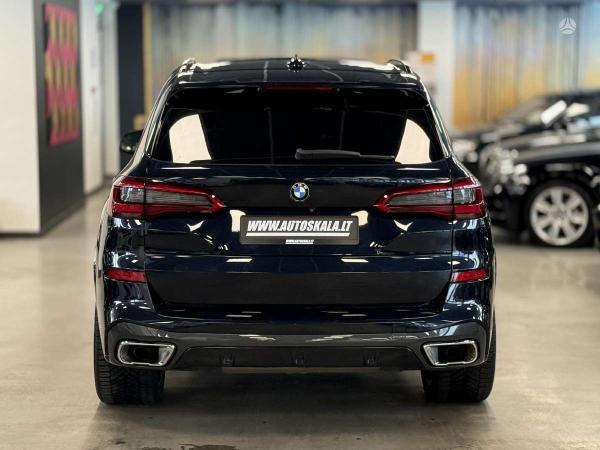 Black BMW X5 2019 in Klaipeda, with an engine capacity of 2.99 L and mileage of 208 thousand km for 45750 €, photo 2 on AUTOMOTO.COM.LV